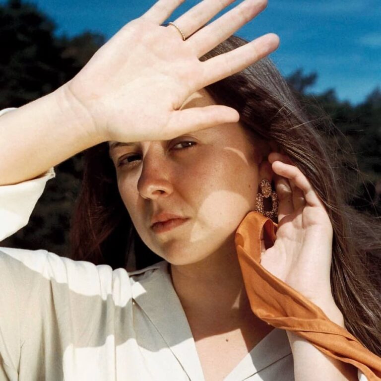 Mia Berg mit neuer ScandiFolk Single - Ton an