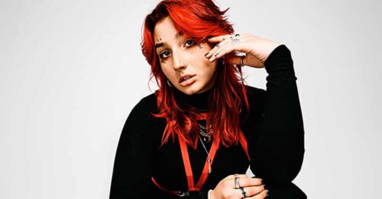 Pia Maria macht es Solo - Ton an