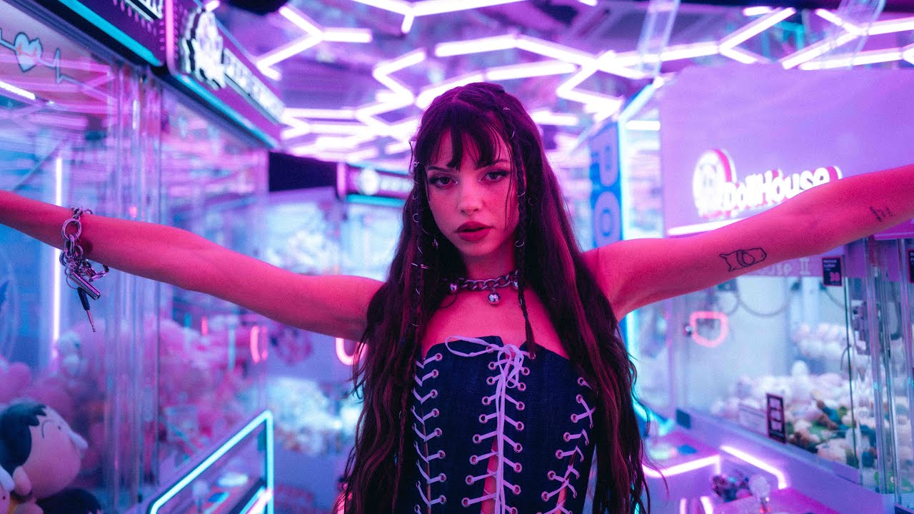 Portrait Nina Chuba - Ton an